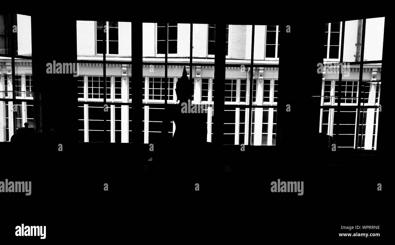 The statue room hi-res stock photography and images - Alamy