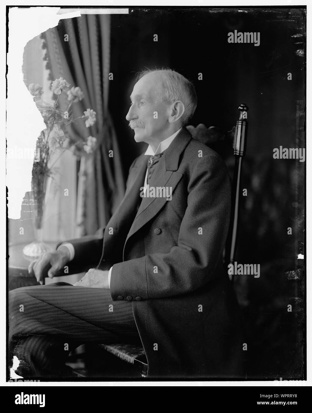 Judge wayne hi-res stock photography and images - Alamy