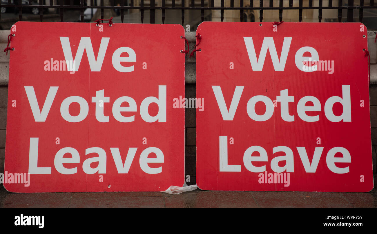 We voted leave boards hi-res stock photography and images - Alamy
