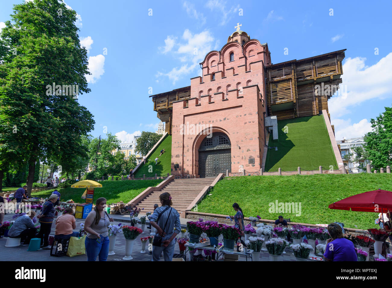 Kiev, Kyiv: Golden Gate of Kyiv (Zoloti vorota) in , Kyiv, Ukraine ...