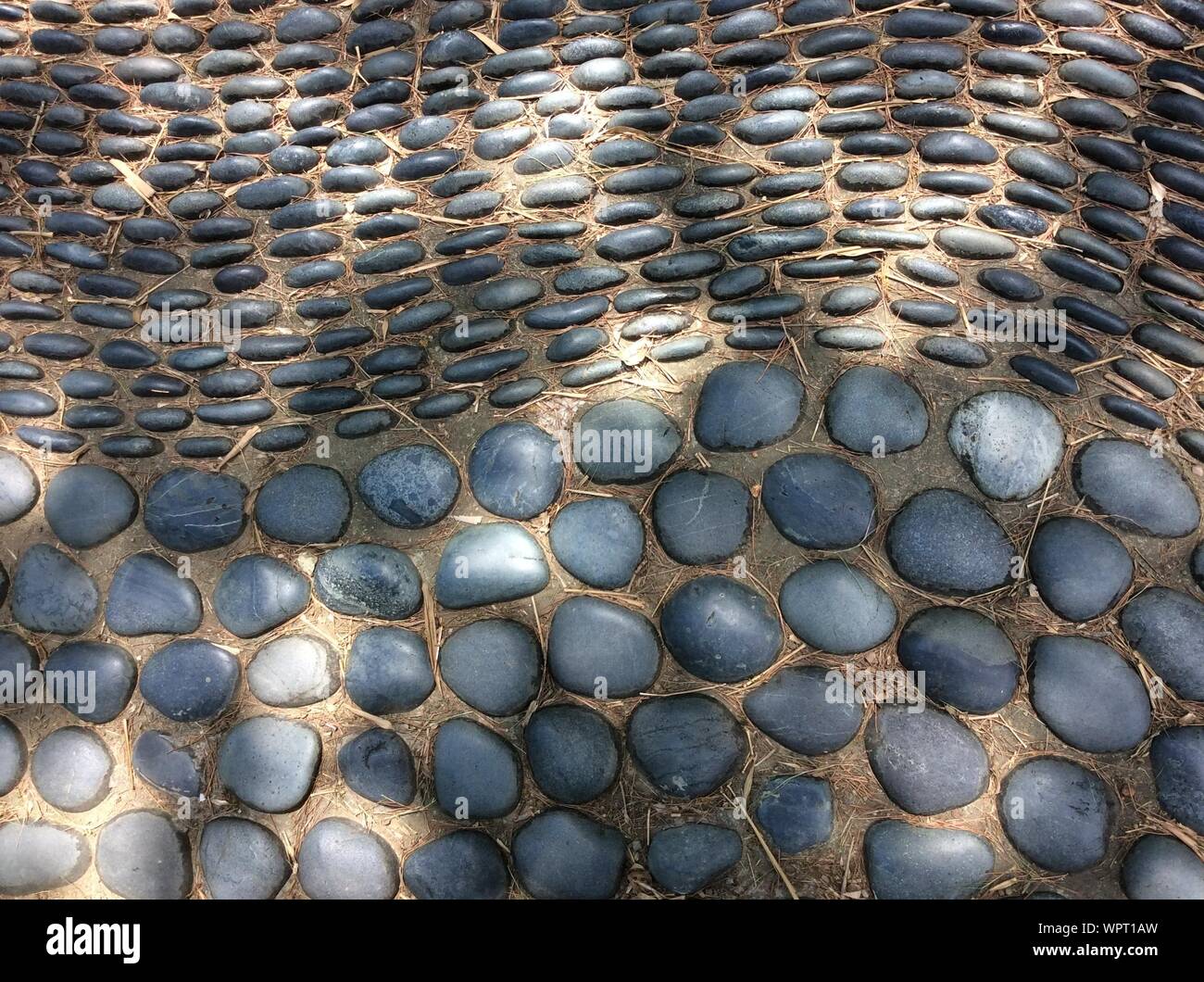 Pebble and stone walkway hi-res stock photography and images - Alamy