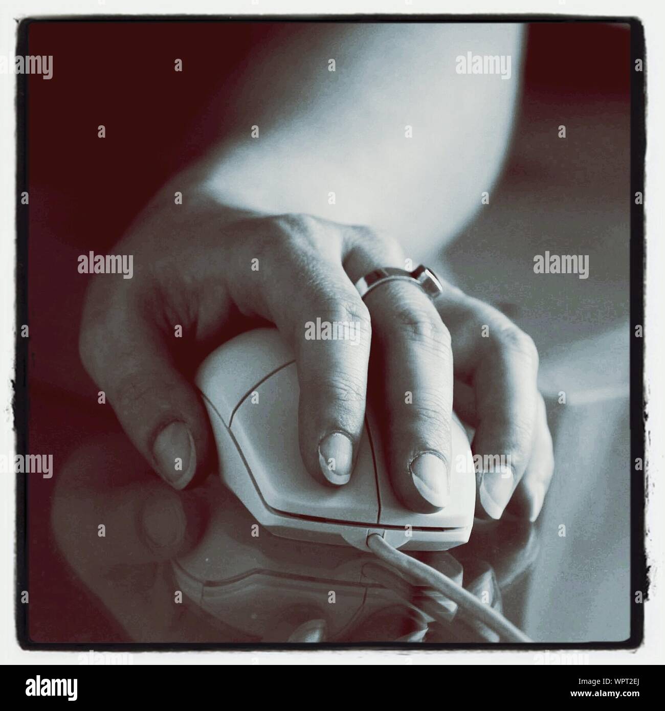 Computer wire hand hi-res stock photography and images - Alamy