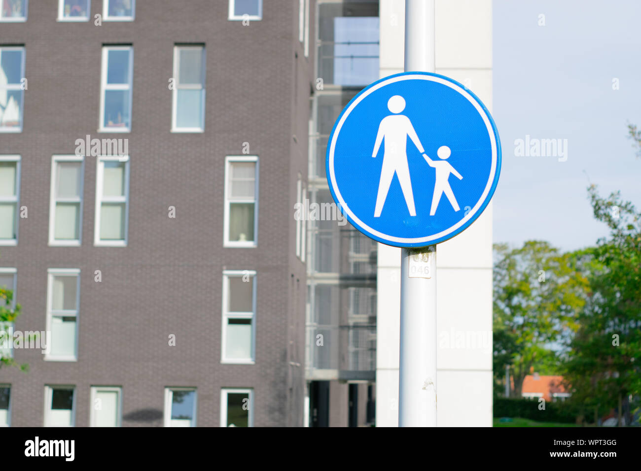 Dutch road sign: footpath Stock Photo - Alamy