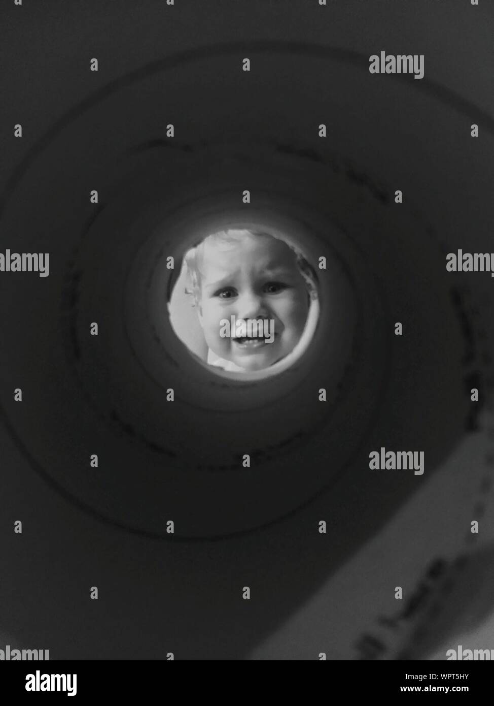 Scared boy hi-res stock photography and images - Alamy