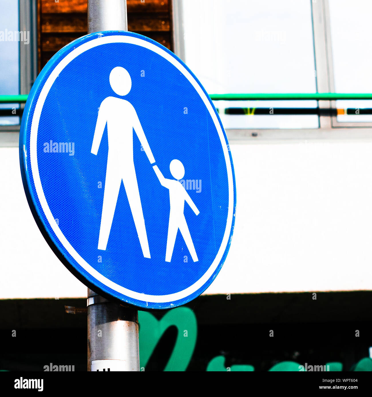 Dutch road sign: footpath Stock Photo - Alamy