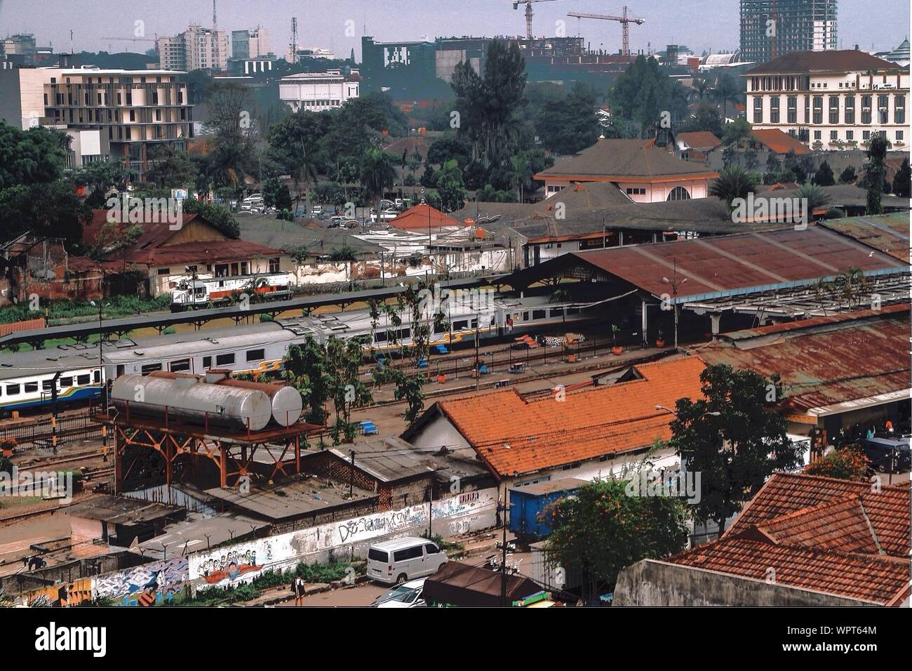 Elevated railroad train hi-res stock photography and images - Alamy