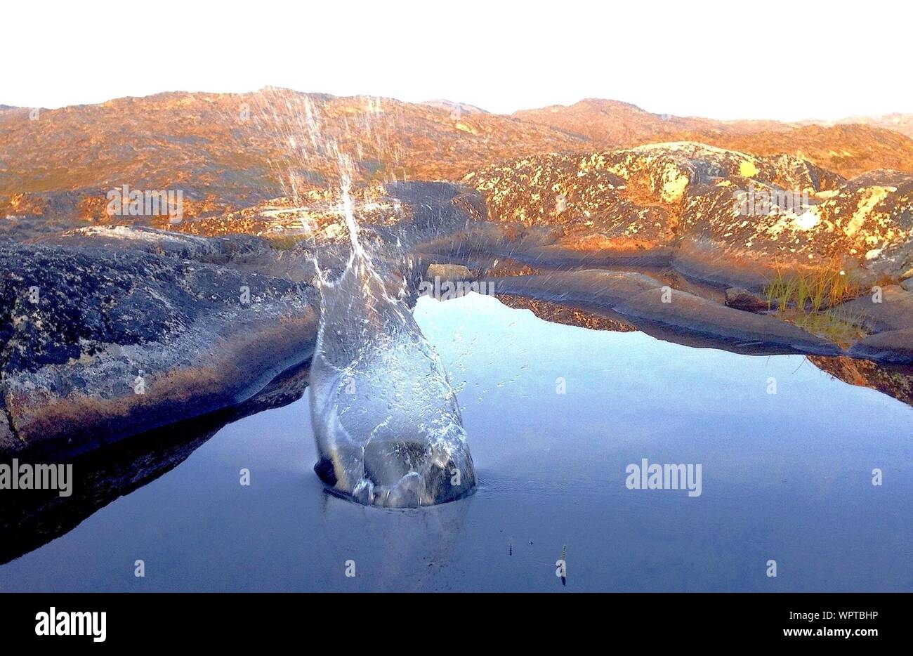 Stone water splash hi-res stock photography and images - Alamy