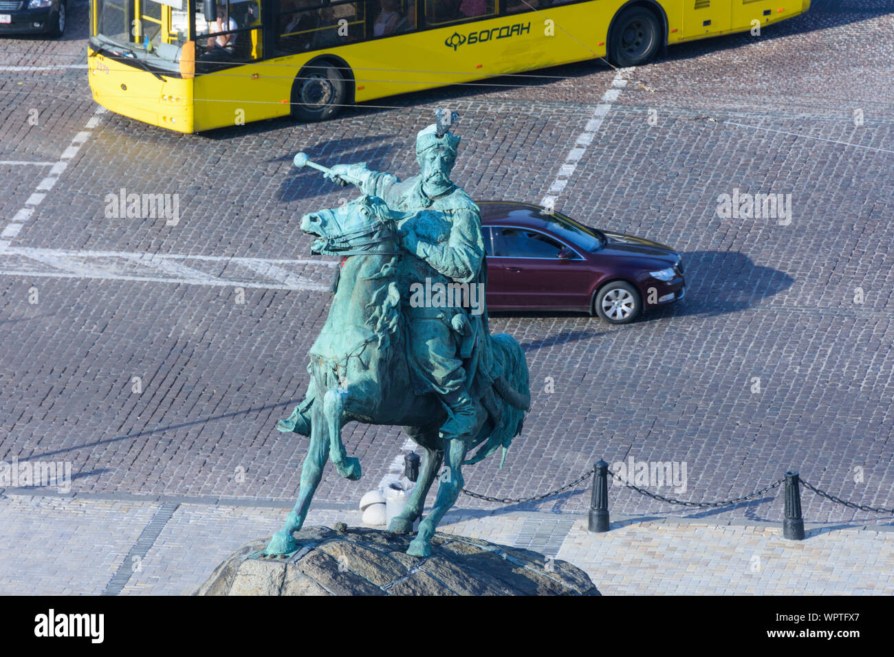 Kiev, Kyiv: Bohdan Khmelnytsky Monument, bus, trolleybus, Sophia Square ...