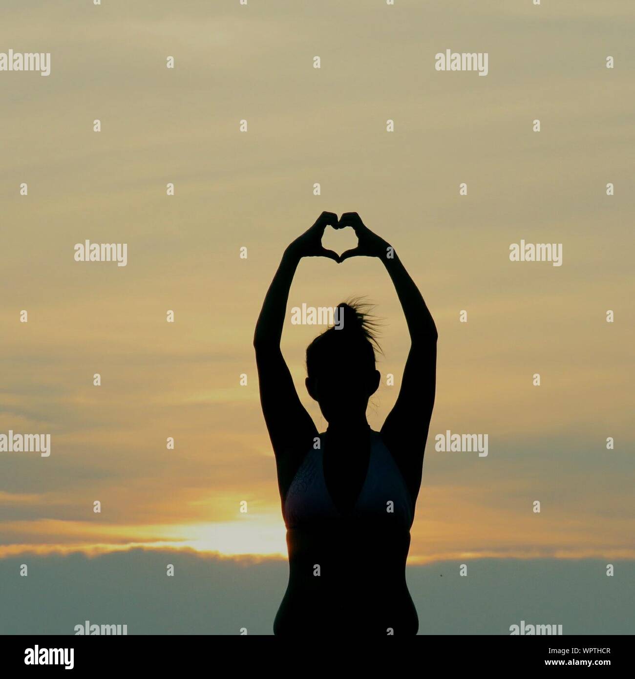 Making arms hi-res stock photography and images - Alamy