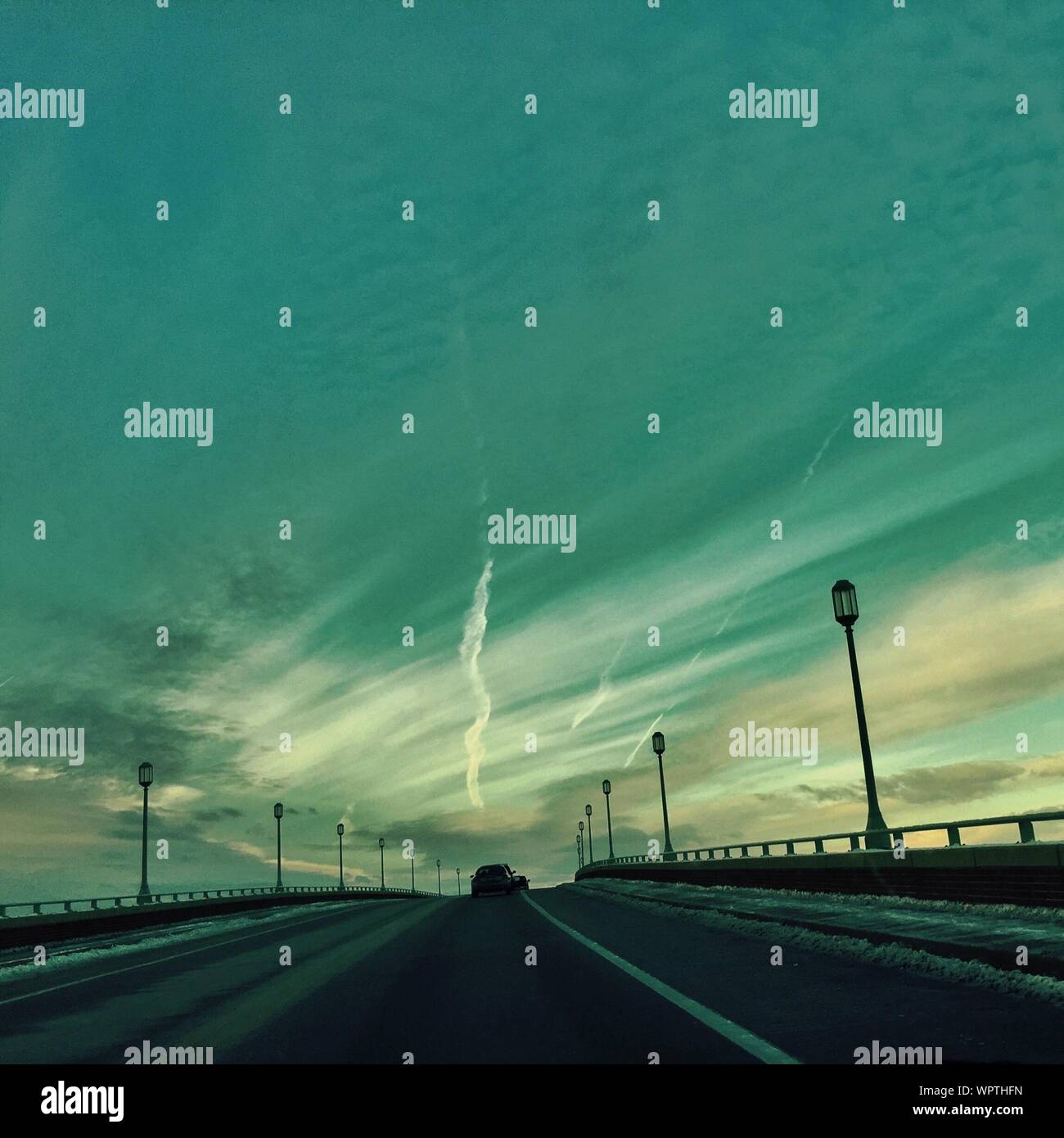 Dawn highway hi-res stock photography and images - Alamy