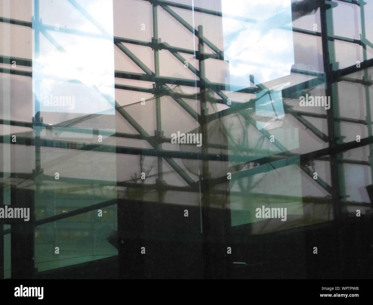 Supported scaffolding hi-res stock photography and images - Alamy