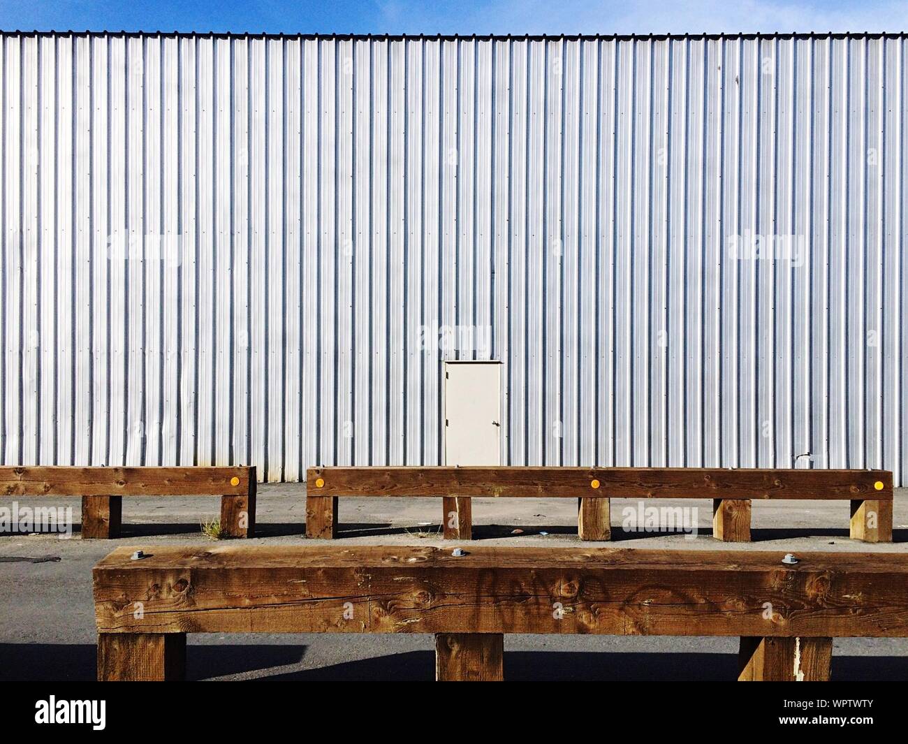 Warehouse factory exterior hi-res stock photography and images - Alamy