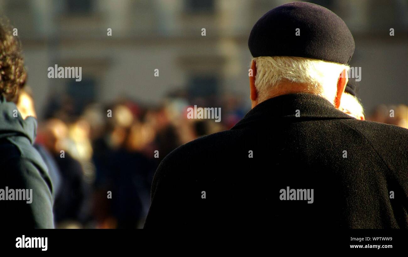 Men flat cap men hi-res stock photography and images - Alamy