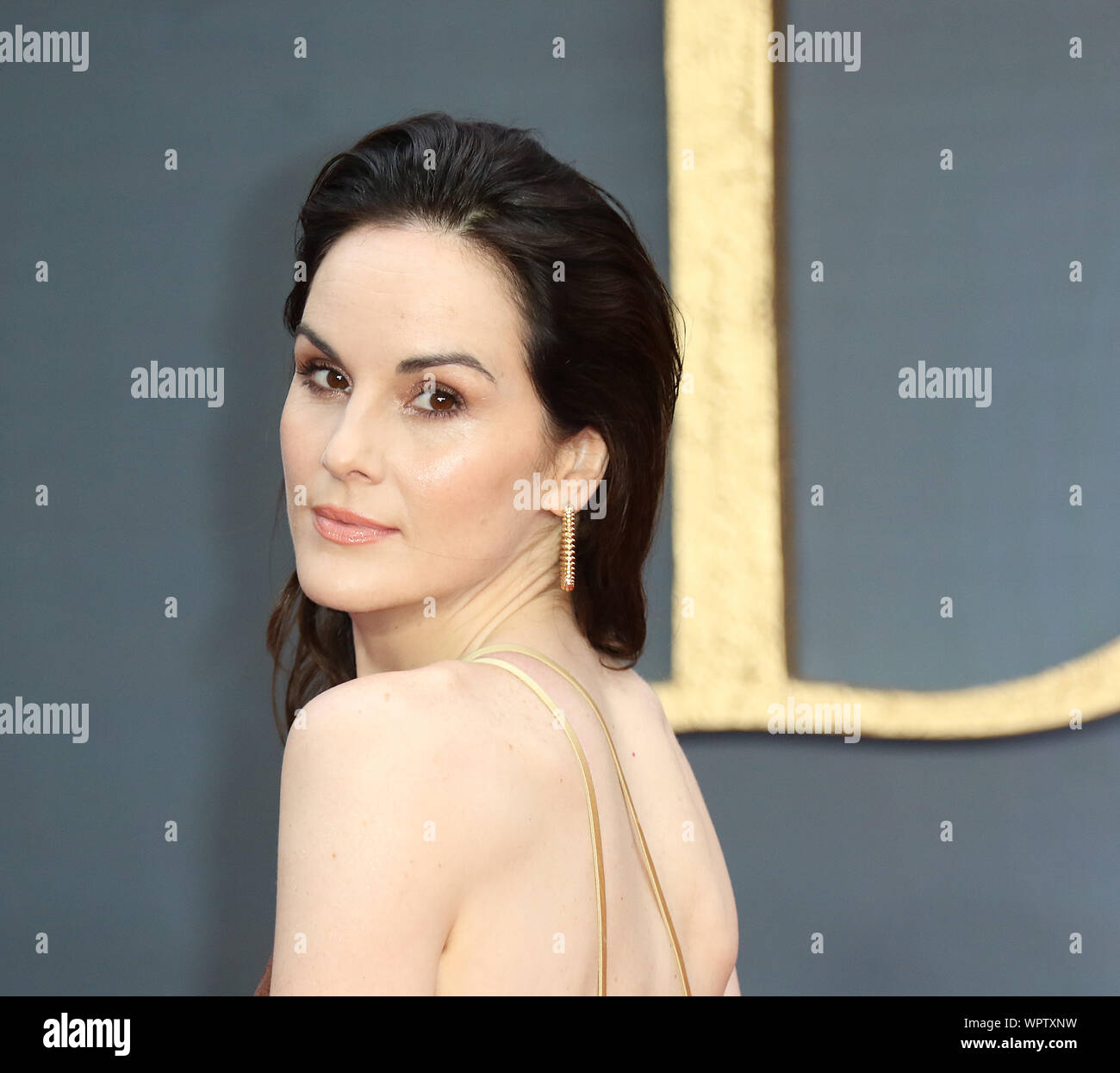 Michelle dockery downton abbey hi-res stock photography and images - Alamy