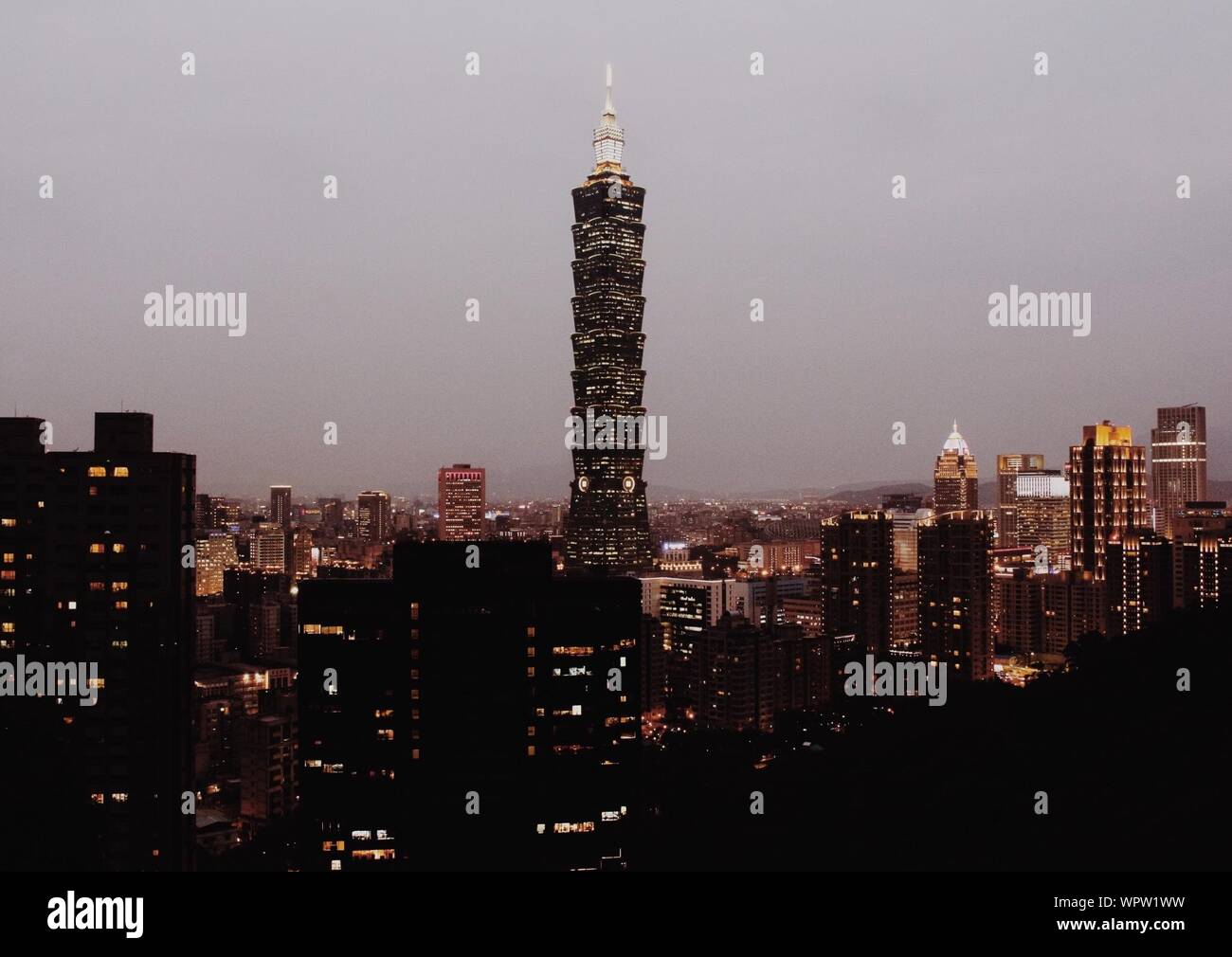 Taipei 101 sunset hi-res stock photography and images - Alamy