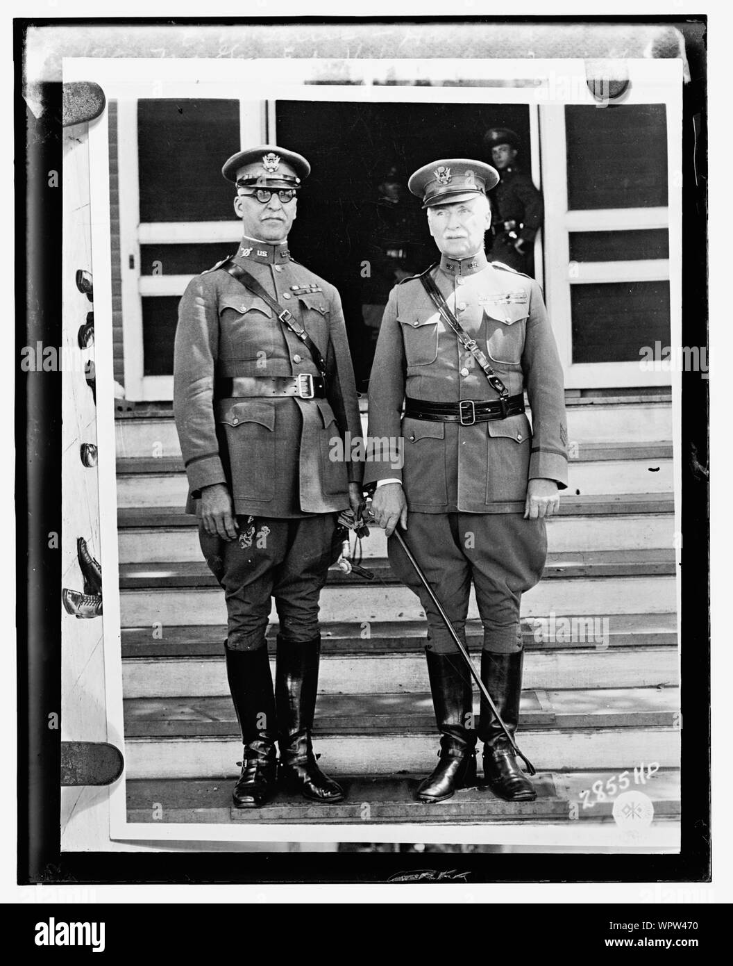 Maj. Gen. E.A. Helmick & Maj. Gen. E.M. Lewis, Hawaii Stock Photo - Alamy
