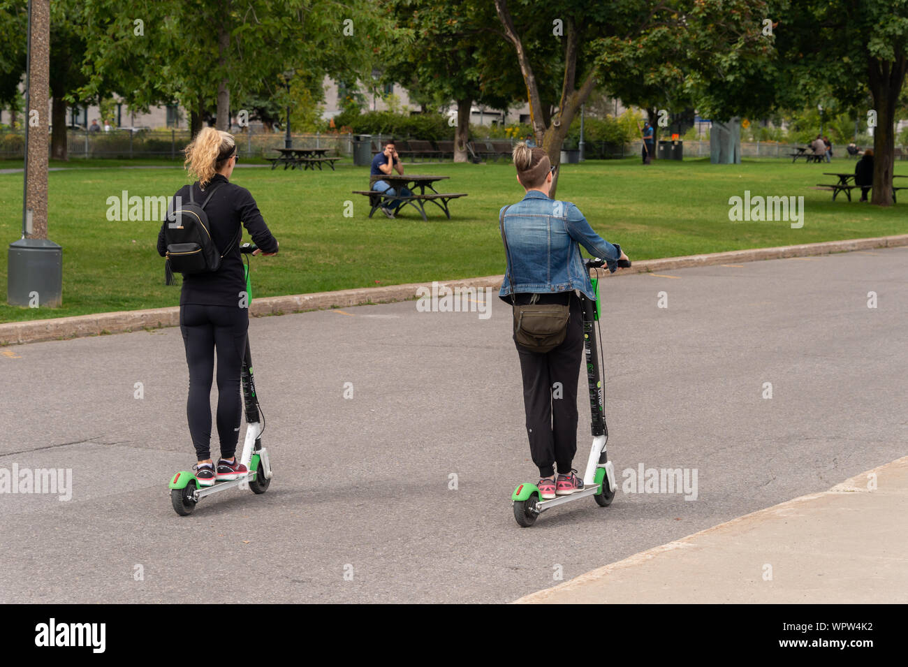 Lime scooter hi-res stock photography and images - Alamy