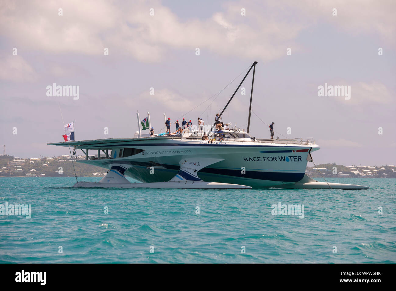 Solar powered boat hi-res stock photography and images - Alamy