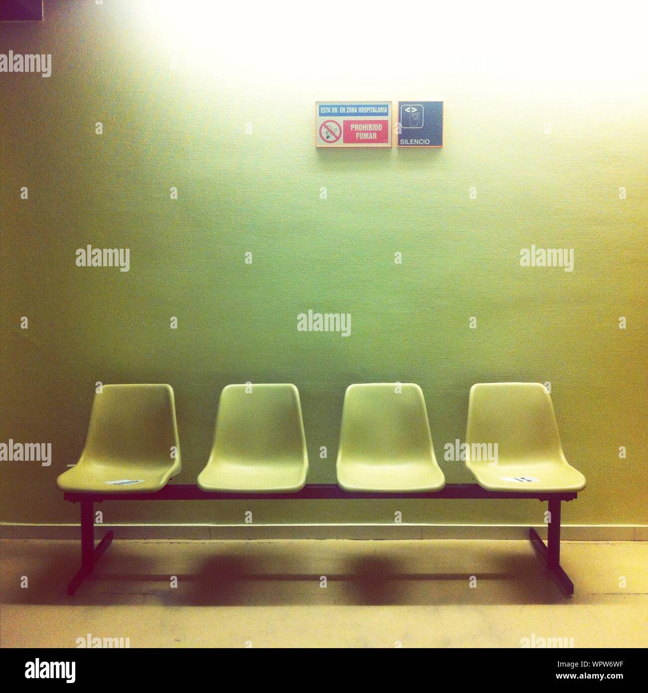 Empty waiting seats hi-res stock photography and images - Alamy
