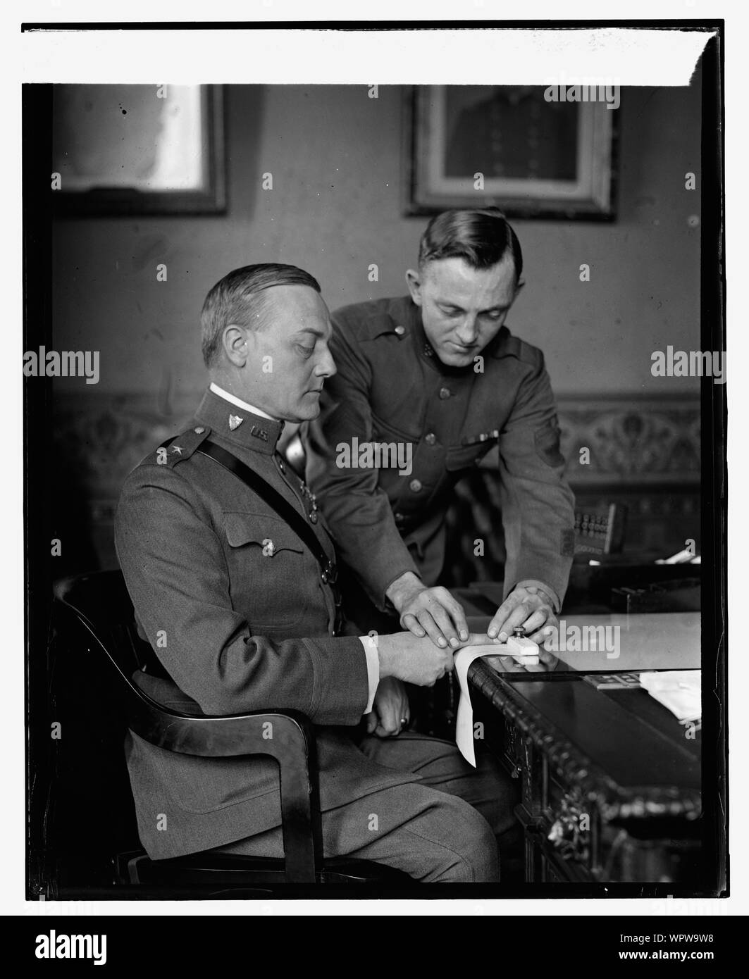 Major general davis Black and White Stock Photos & Images - Alamy