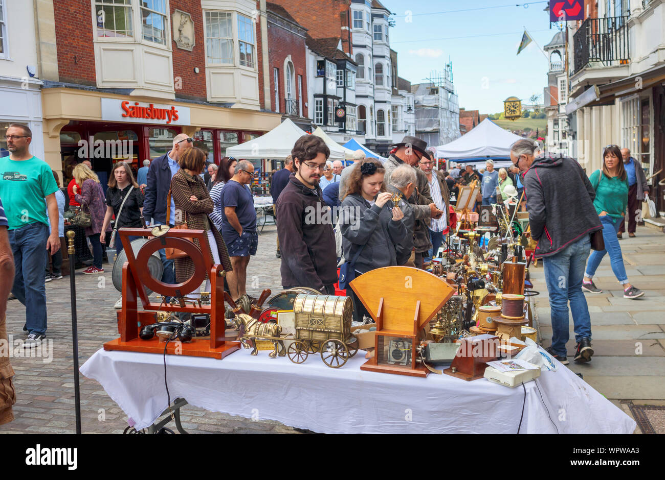 Market stall selling antiques in hi-res stock photography and images ...