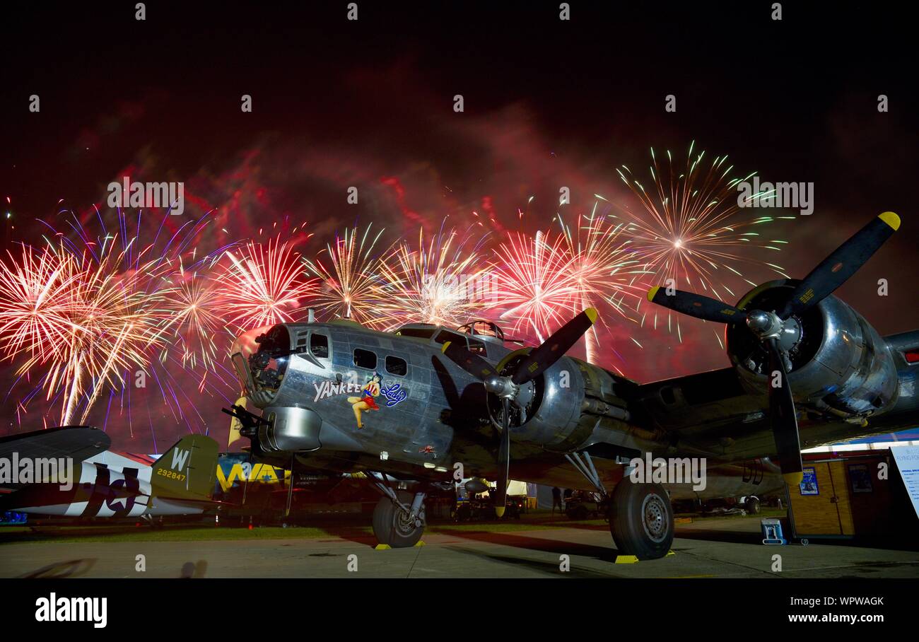 Spectacular fireworks explode behind "Yankee Lady" B-17 World War 2 ...