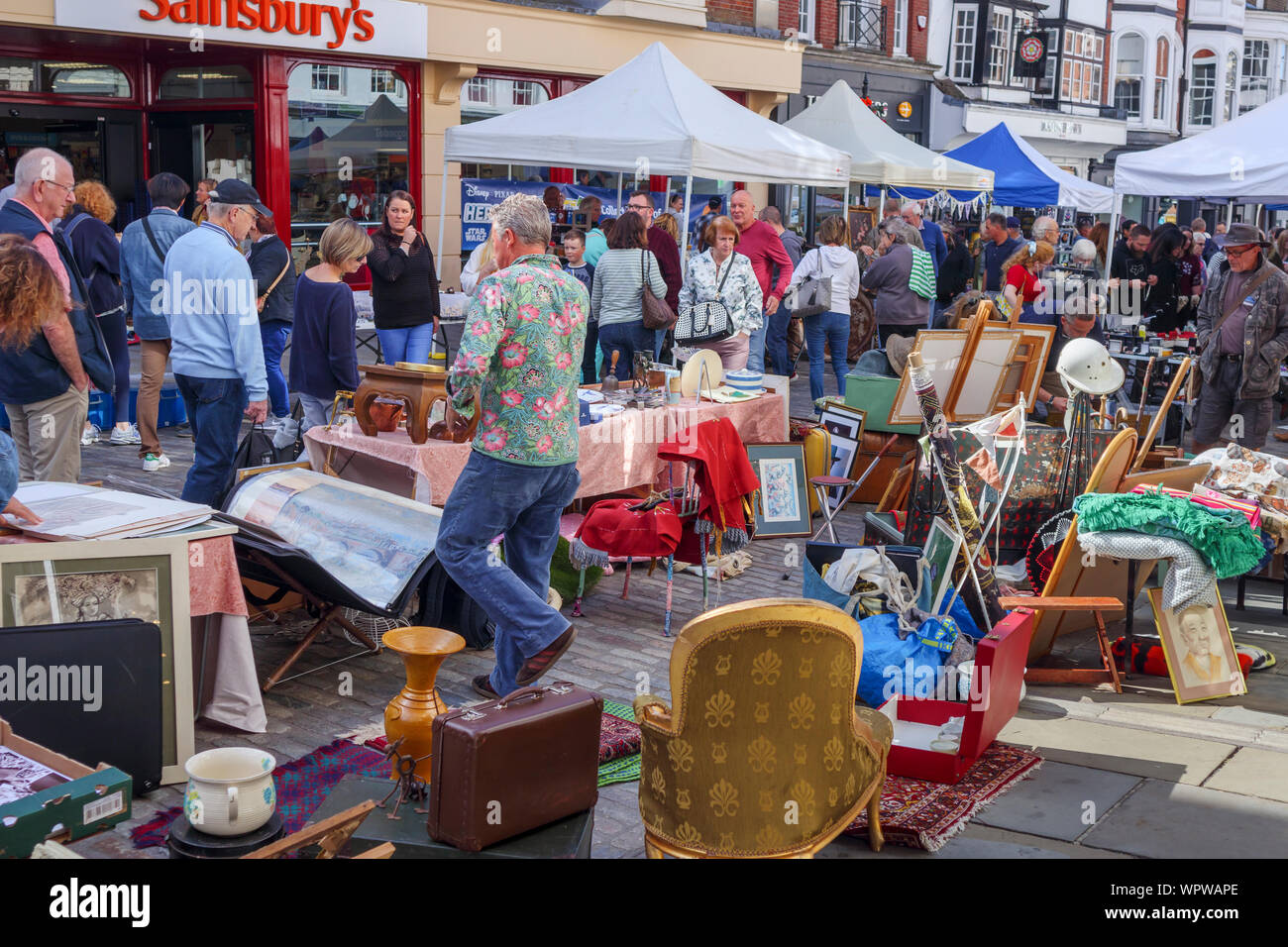Busy brocante hi-res stock photography and images - Alamy