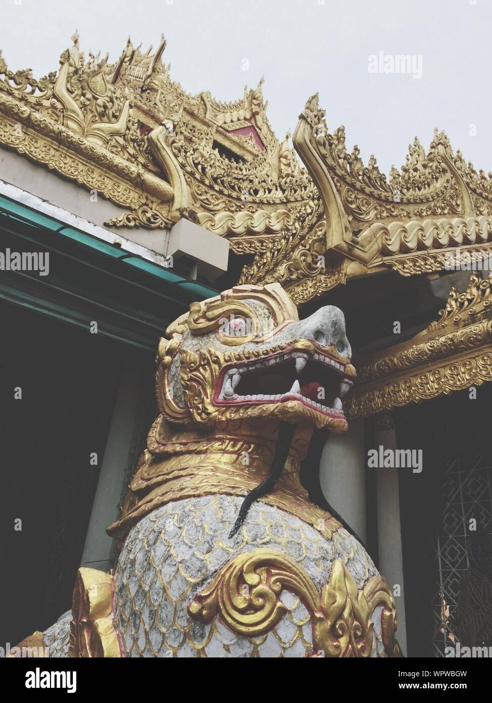 Lion temple hi-res stock photography and images - Alamy