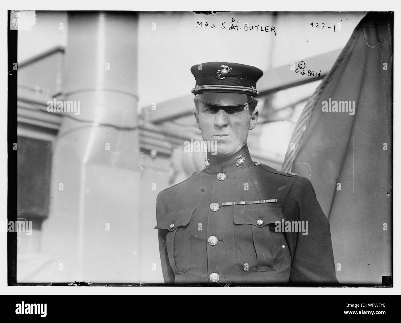 Officer s uniform hi-res stock photography and images - Alamy