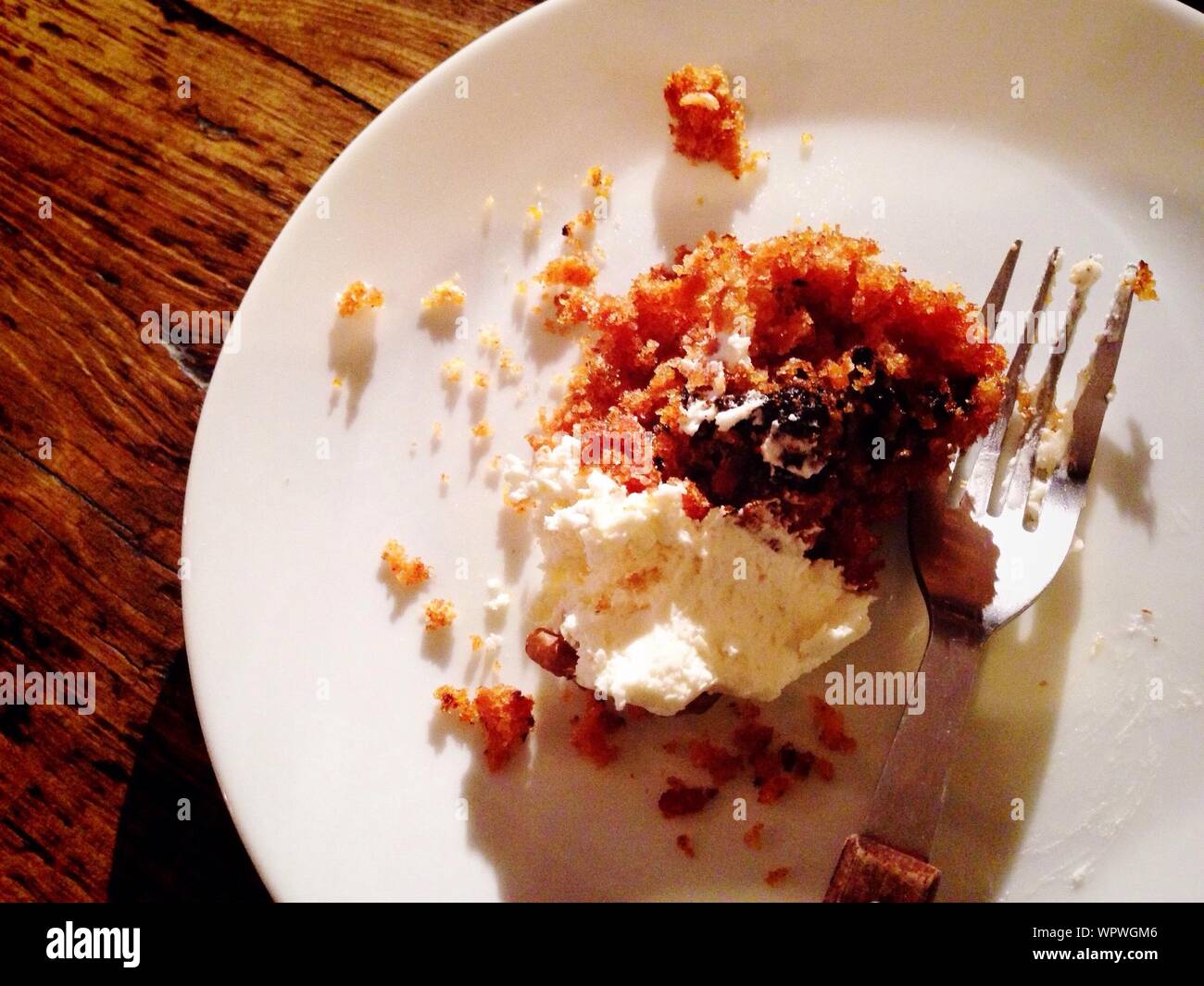 Crumbs and cake hi-res stock photography and images - Alamy