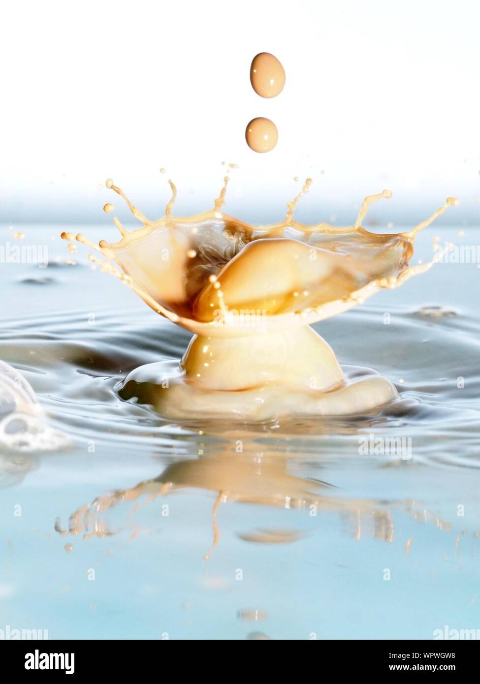 Milk water splash hi-res stock photography and images - Alamy