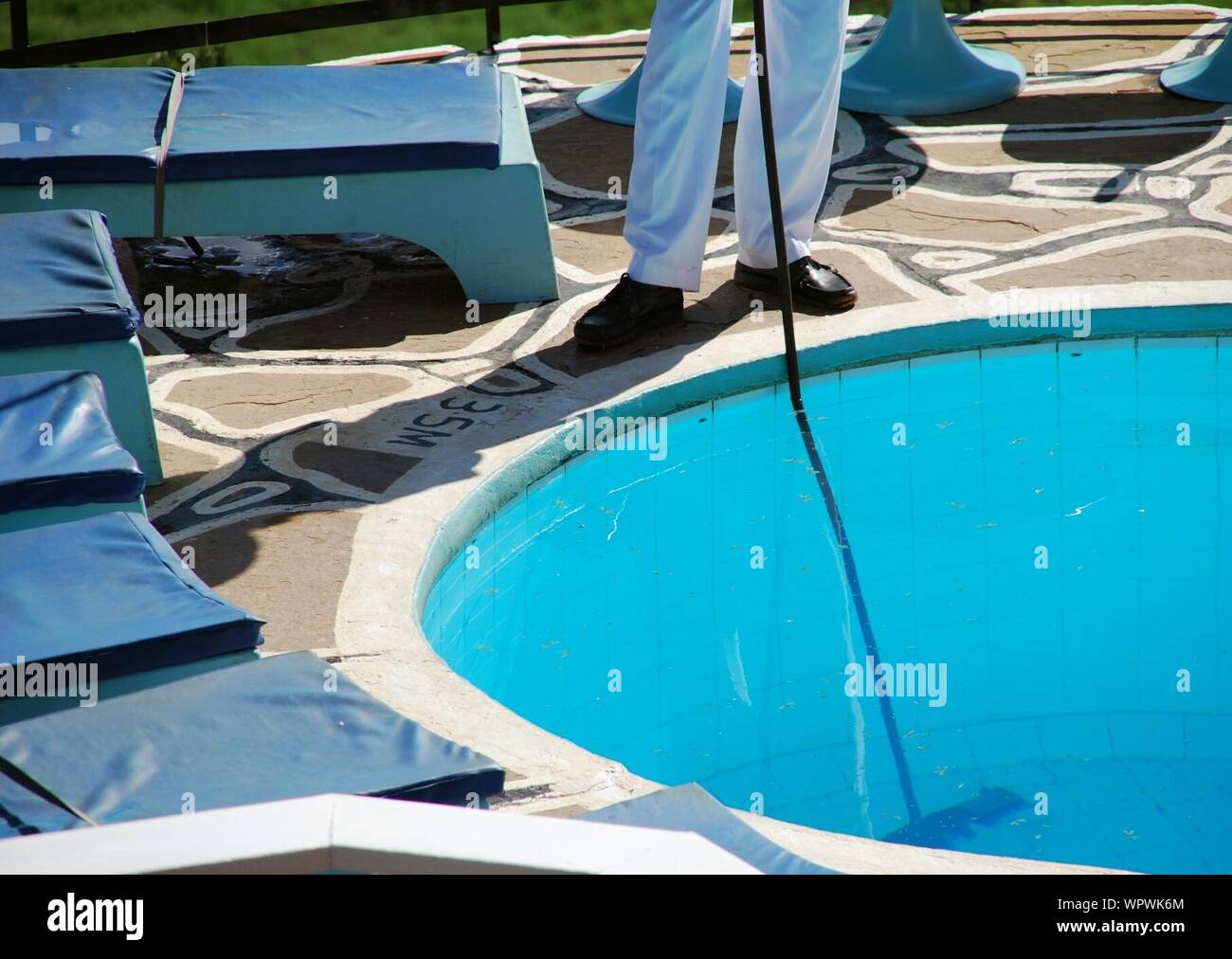 Pool cleaning hi-res stock photography and images - Alamy