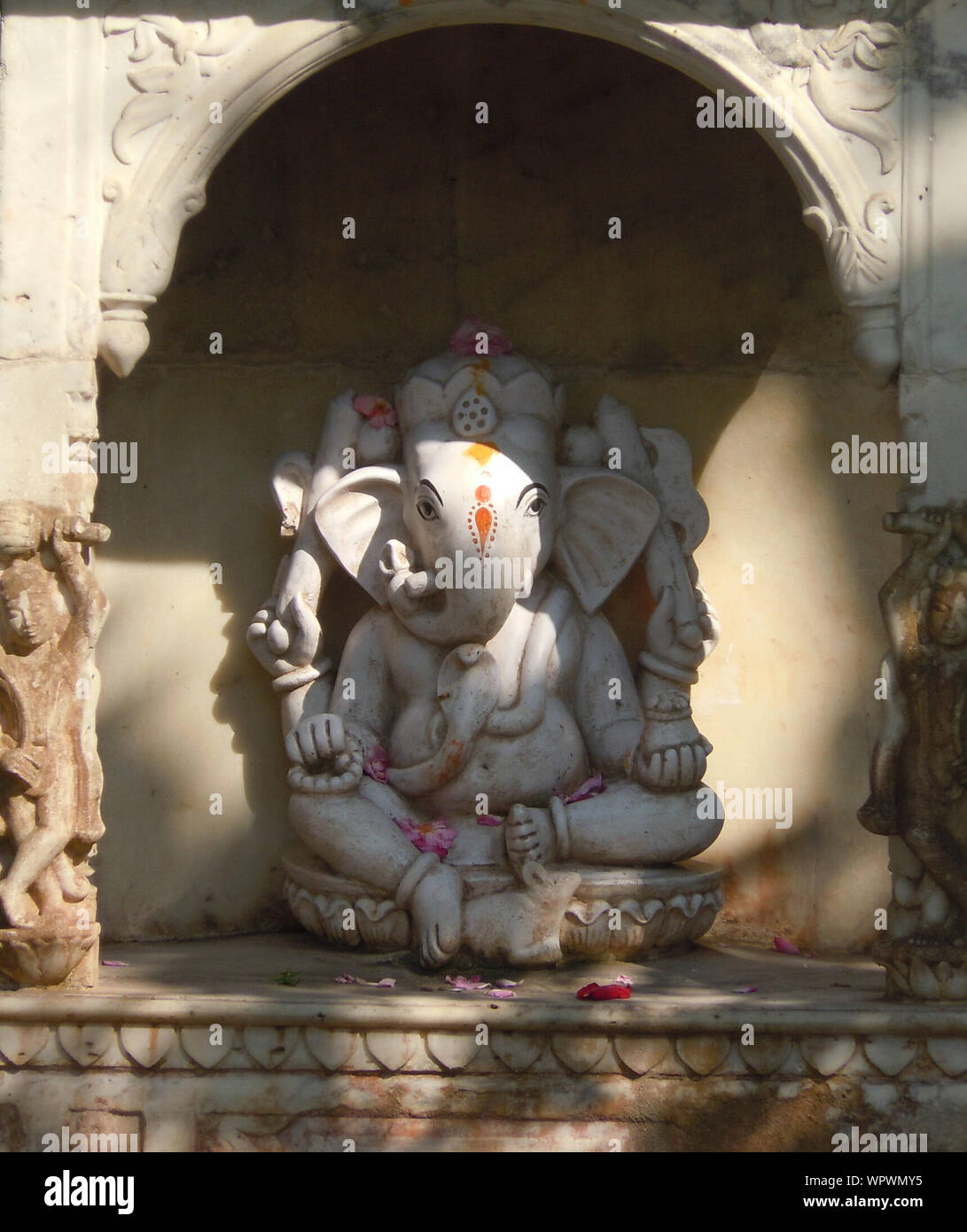 Statue Niche High Resolution Stock Photography and Images - Alamy