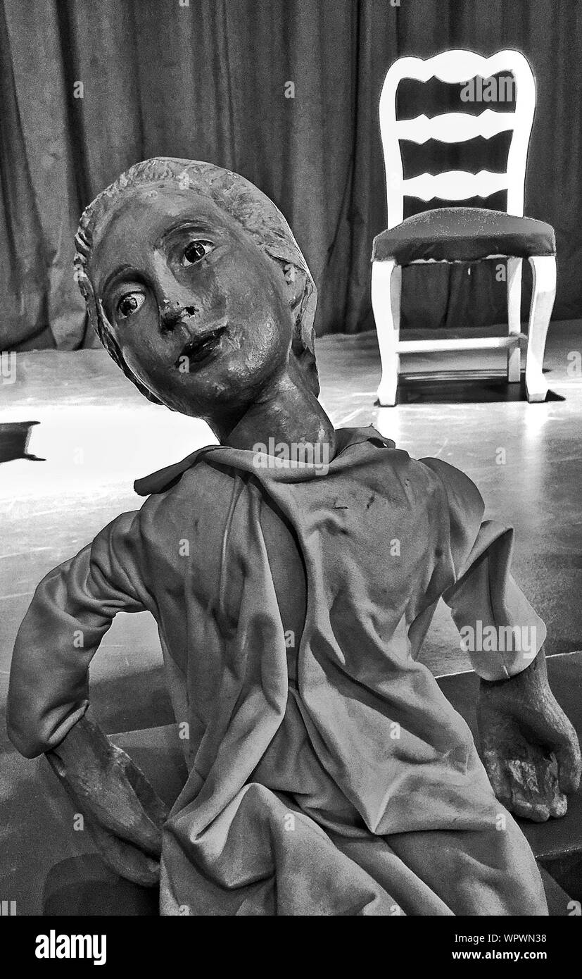 Statue on chair hi-res stock photography and images - Alamy