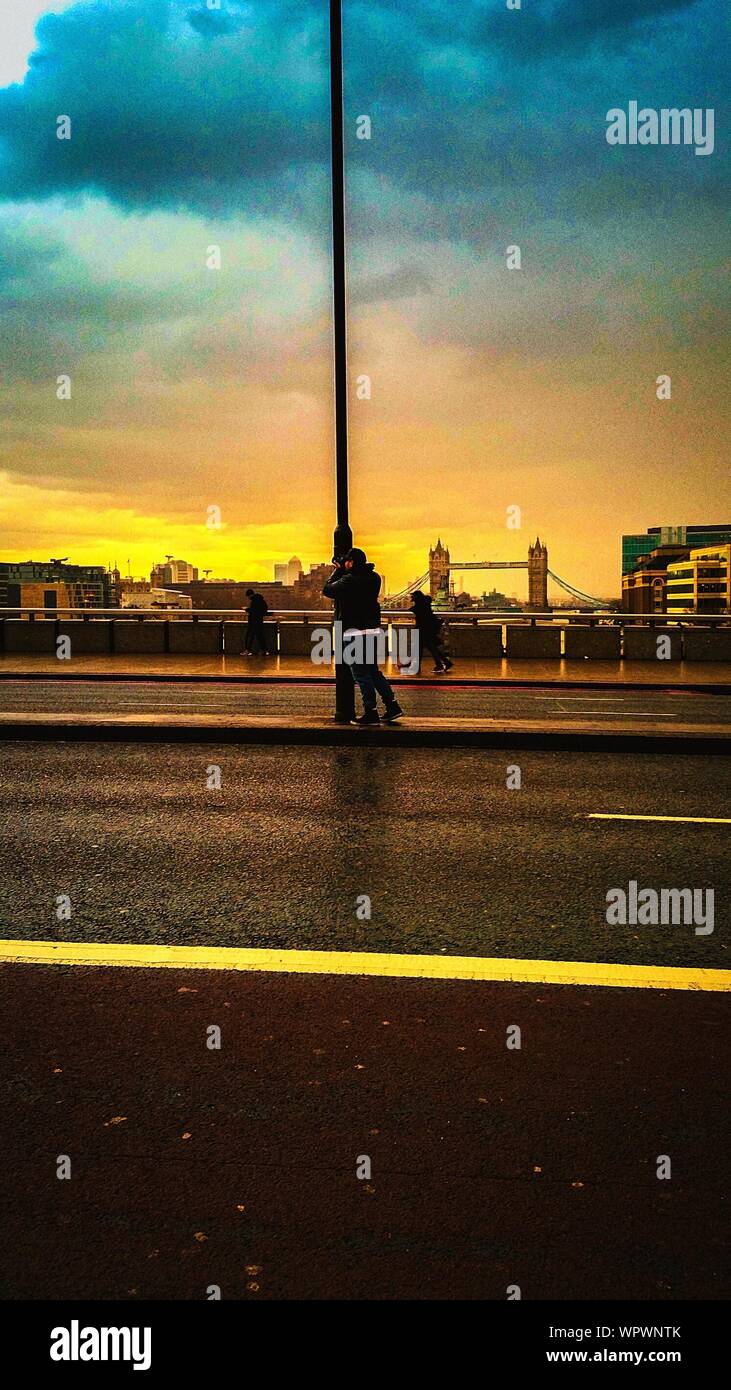 Dramatic yellow sky hi-res stock photography and images - Alamy