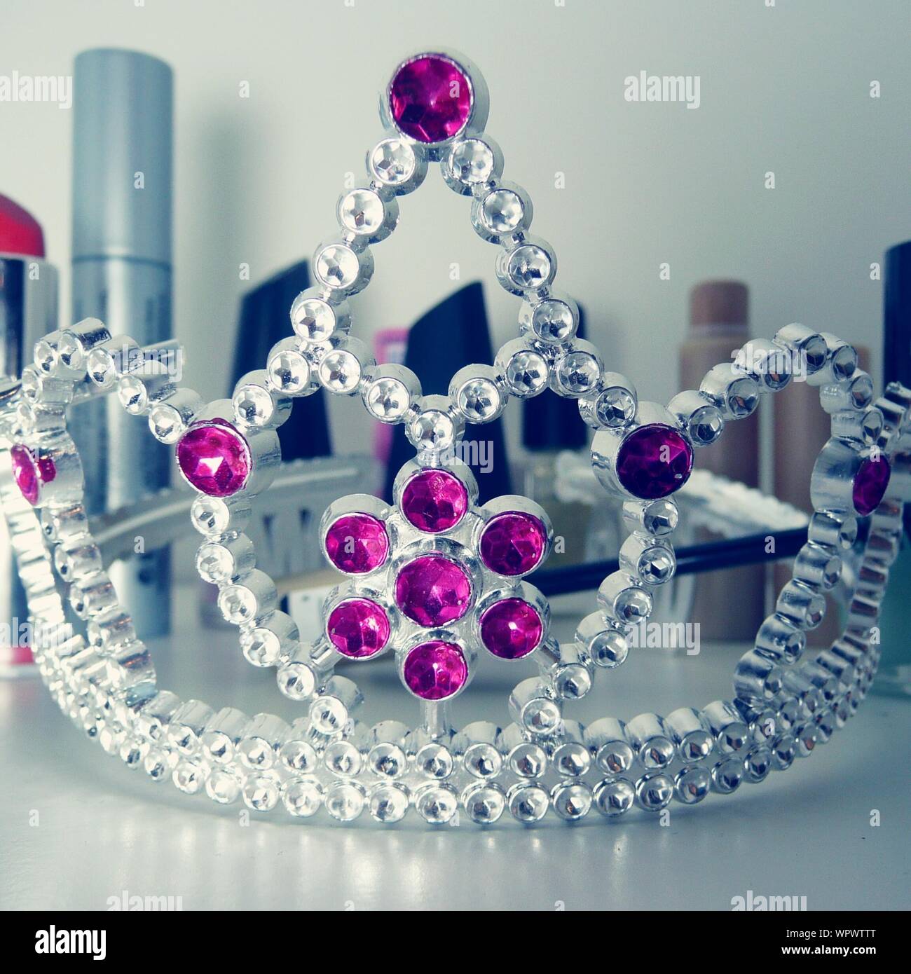 Diamond tiara hi-res stock photography and images - Alamy