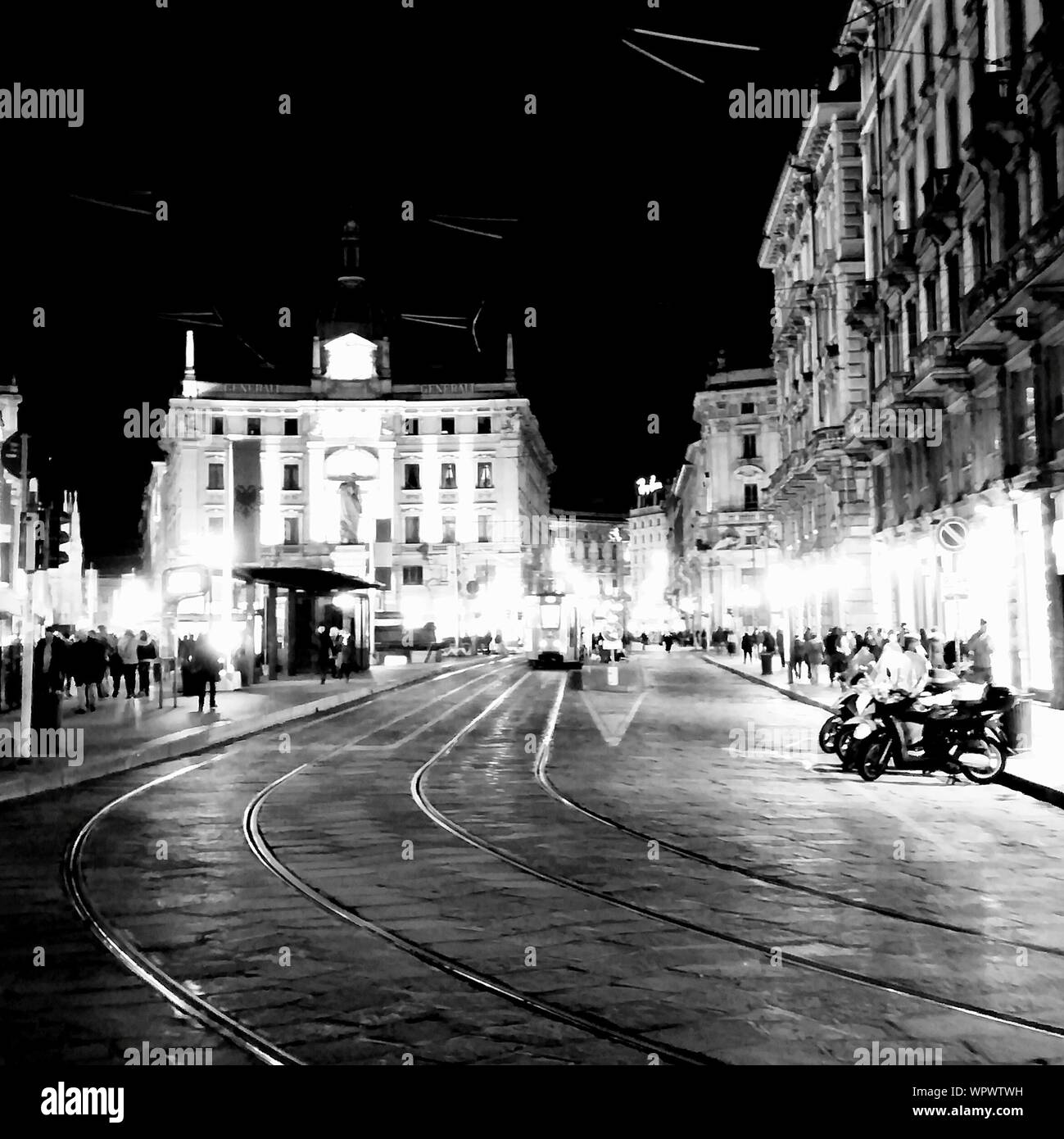 City tram at night hi-res stock photography and images - Alamy
