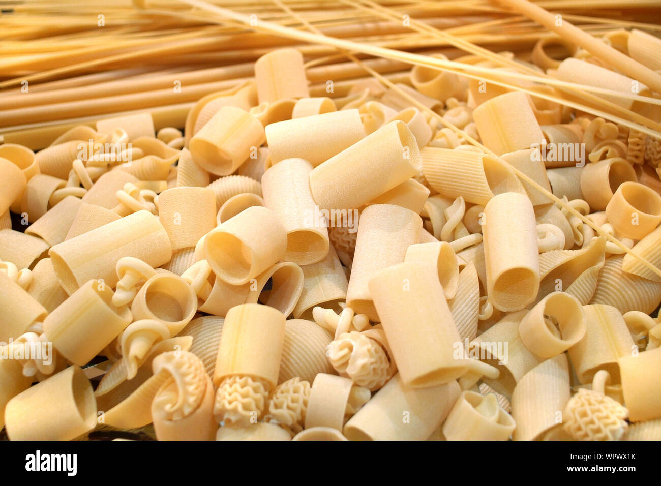 Different types of Italian pasta Stock Photo - Alamy
