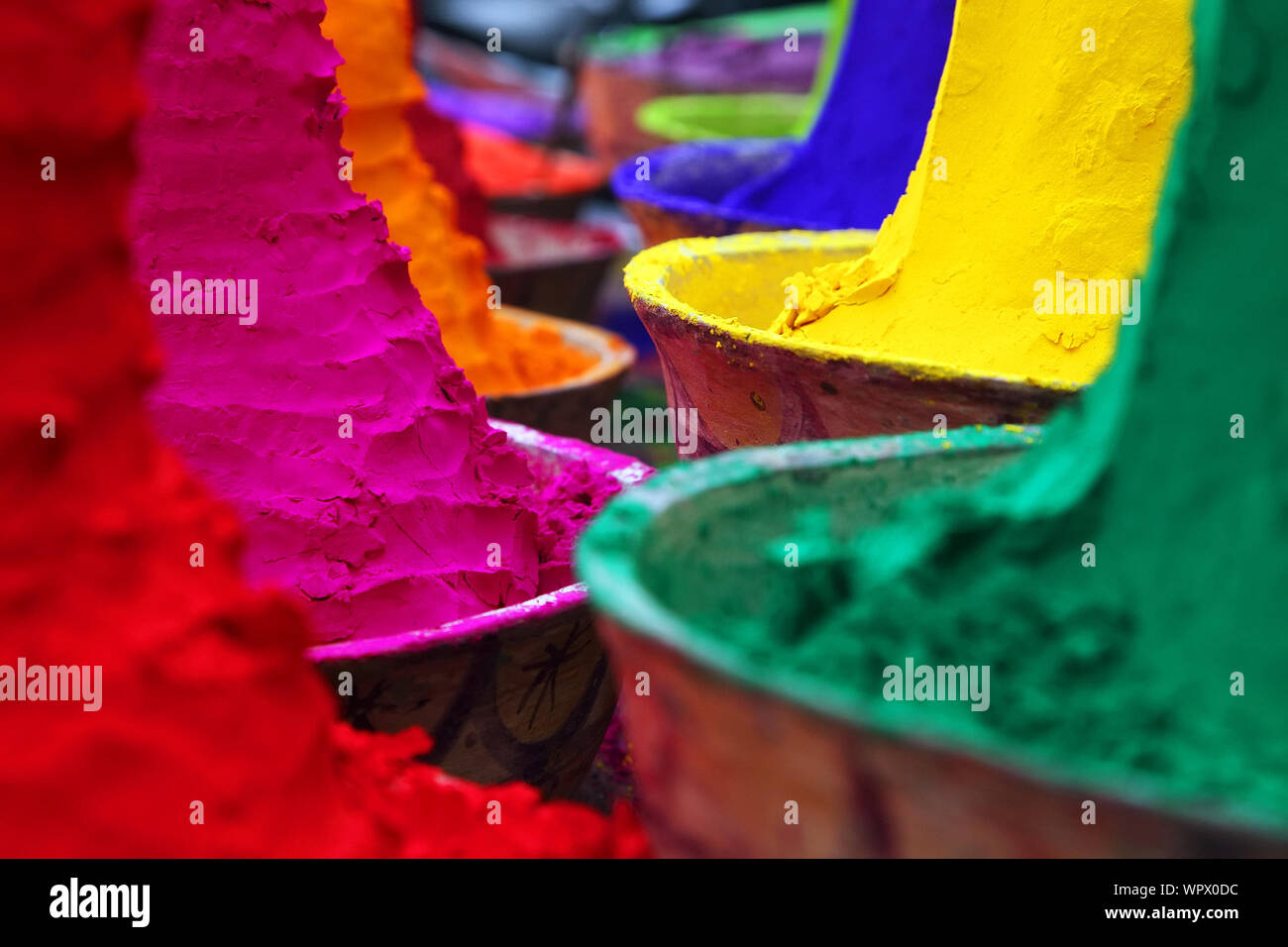 Indian paints hi-res stock photography and images - Alamy