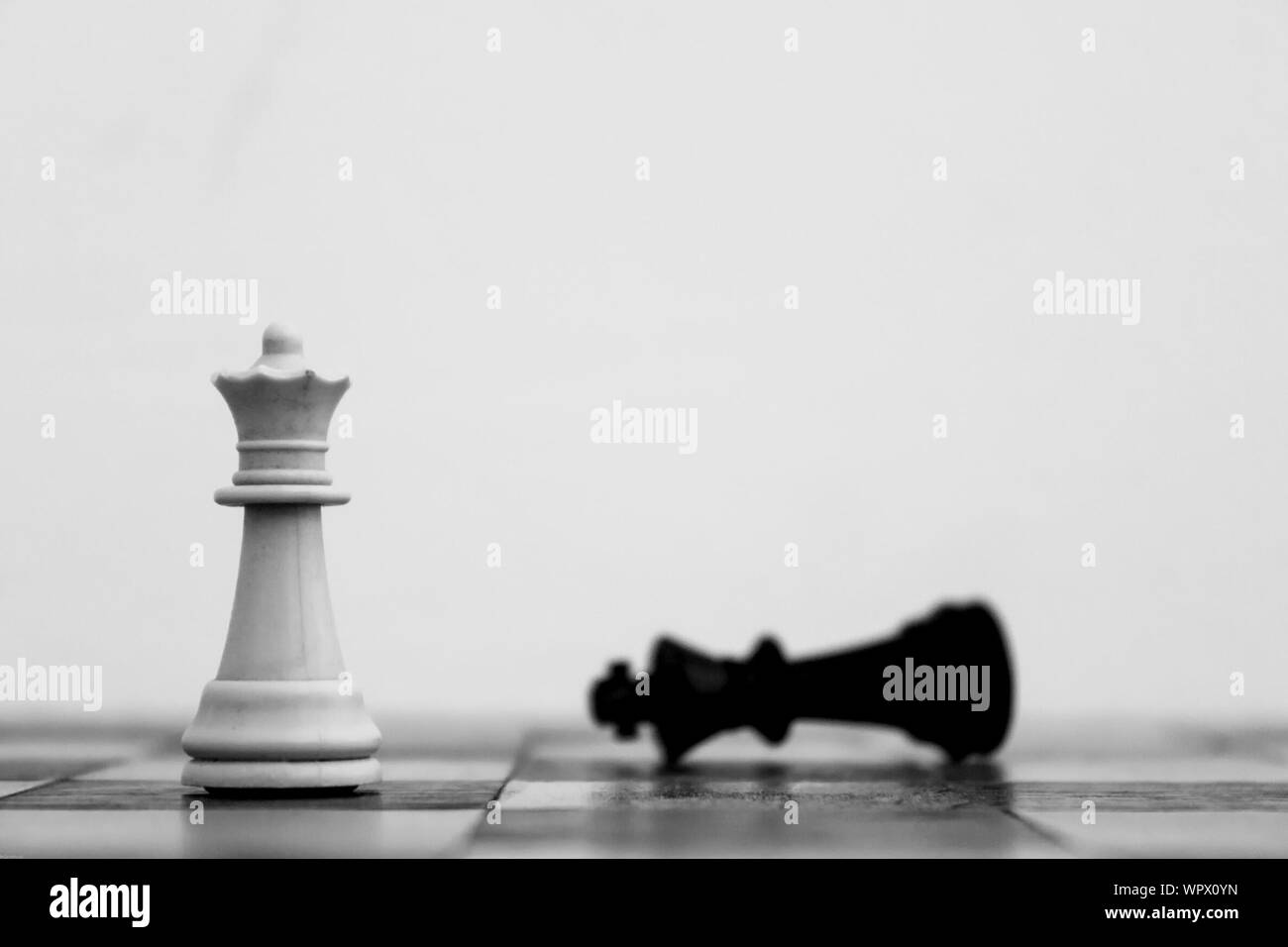 White chess hi-res stock photography and images - Alamy