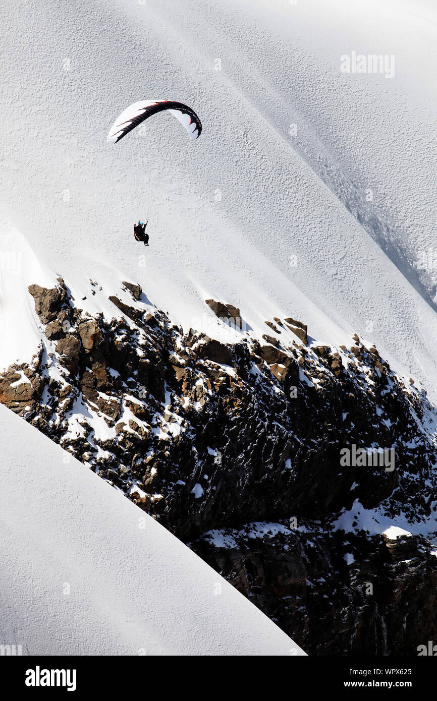 Paragliding Over The Alps High Resolution Stock Photography and Images ...