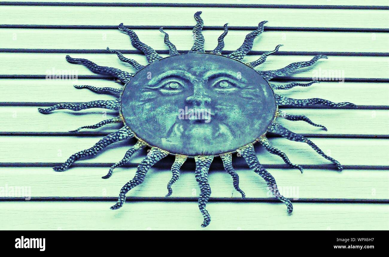 Sun symbol hi-res stock photography and images - Alamy