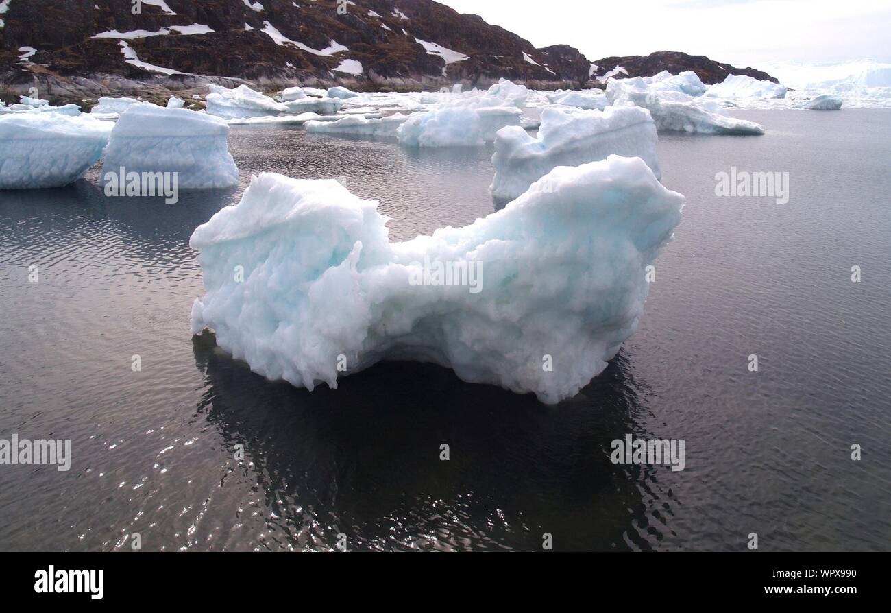 Chunks ice hi-res stock photography and images - Alamy