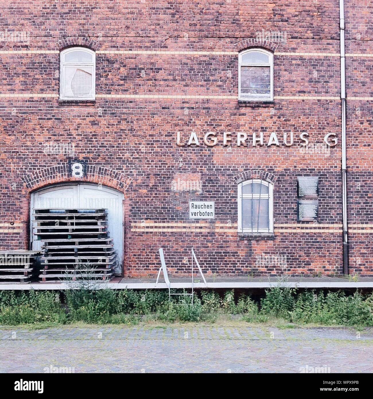 Warehouse Road High Resolution Stock Photography and Images - Alamy