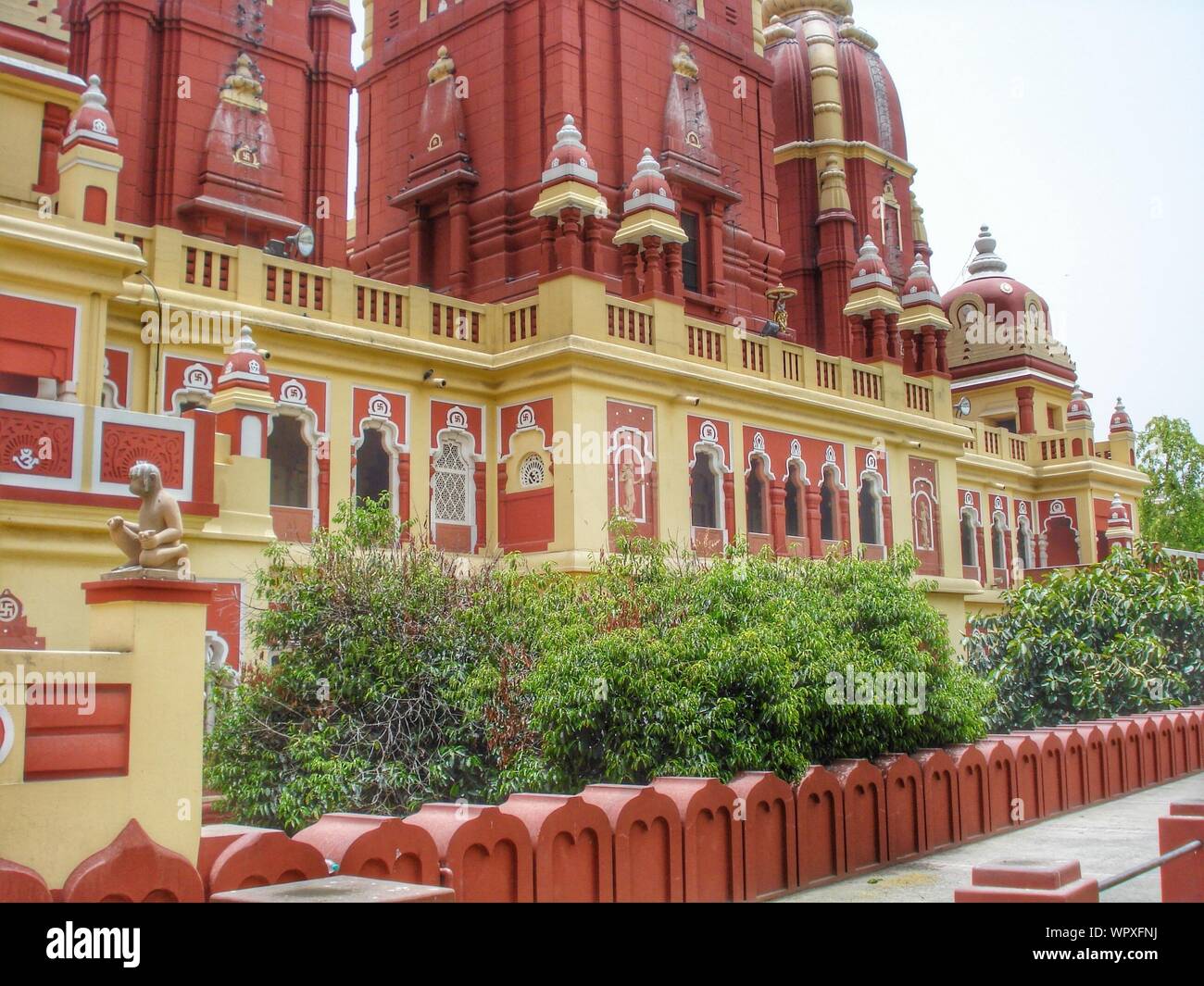 Exterior temple hi-res stock photography and images - Alamy
