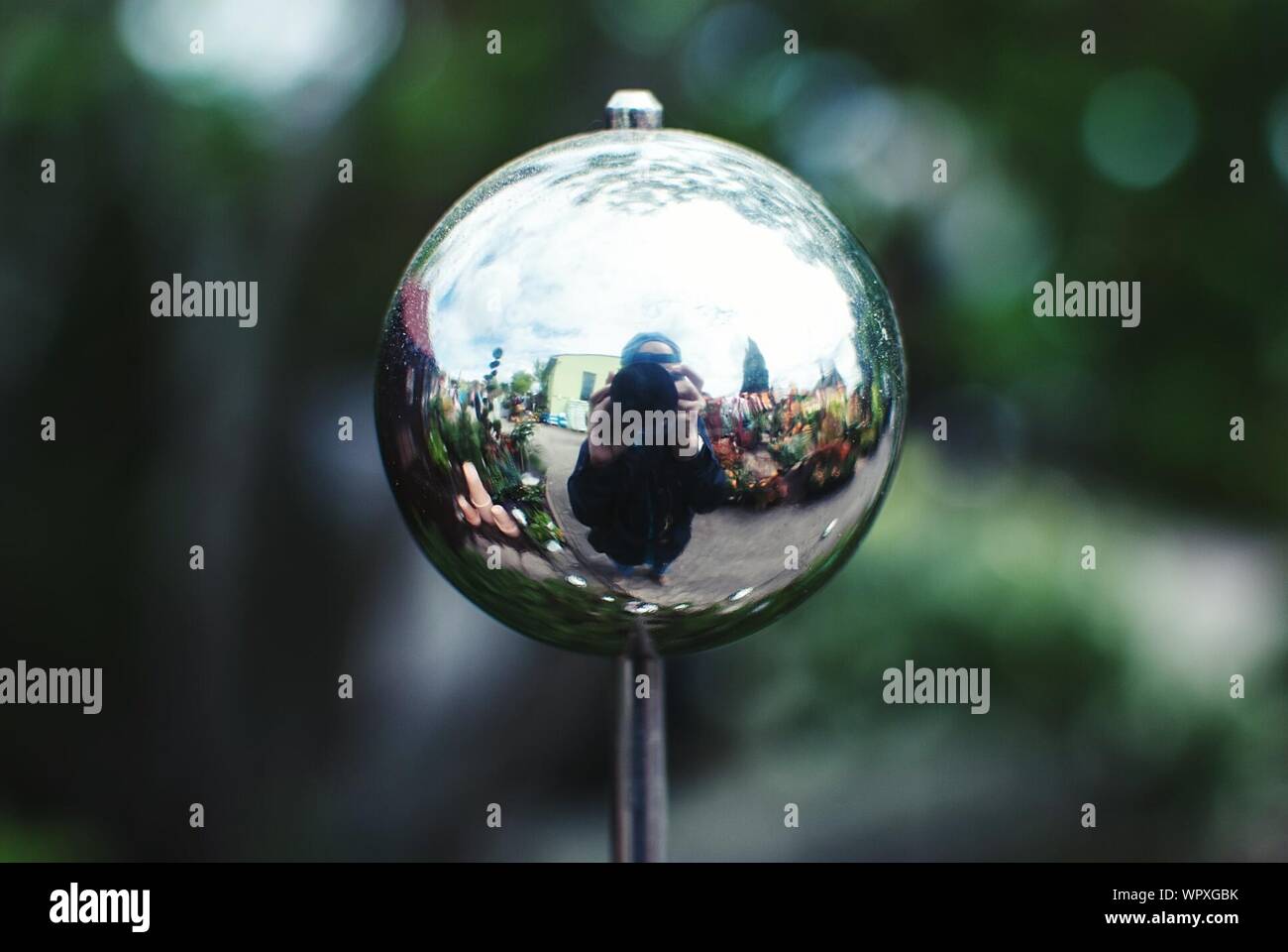 Ball in metal hi-res stock photography and images - Alamy