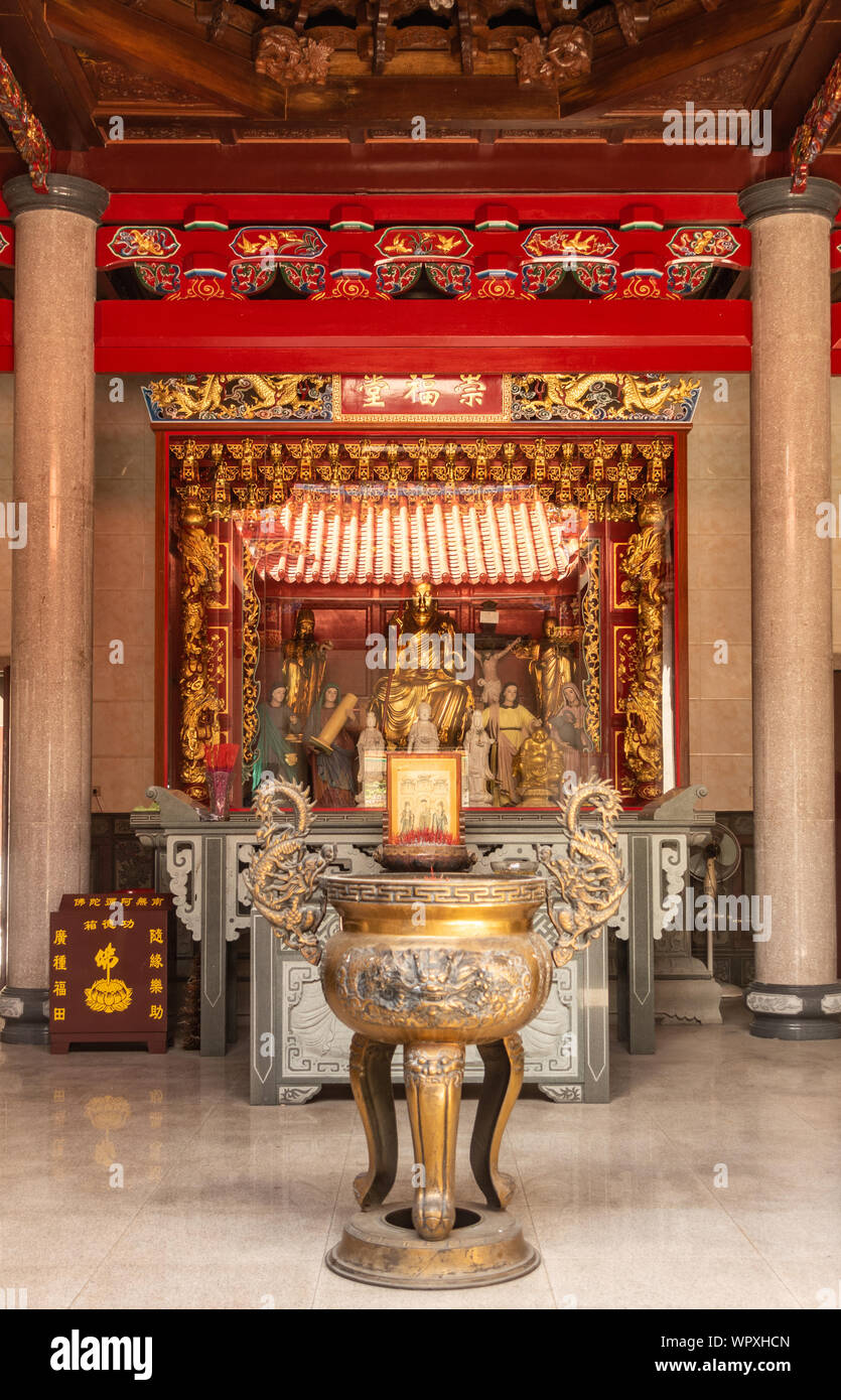 Manila, Philippines - March 5, 2019: Chinese Cemetery in Santa Cruz ...