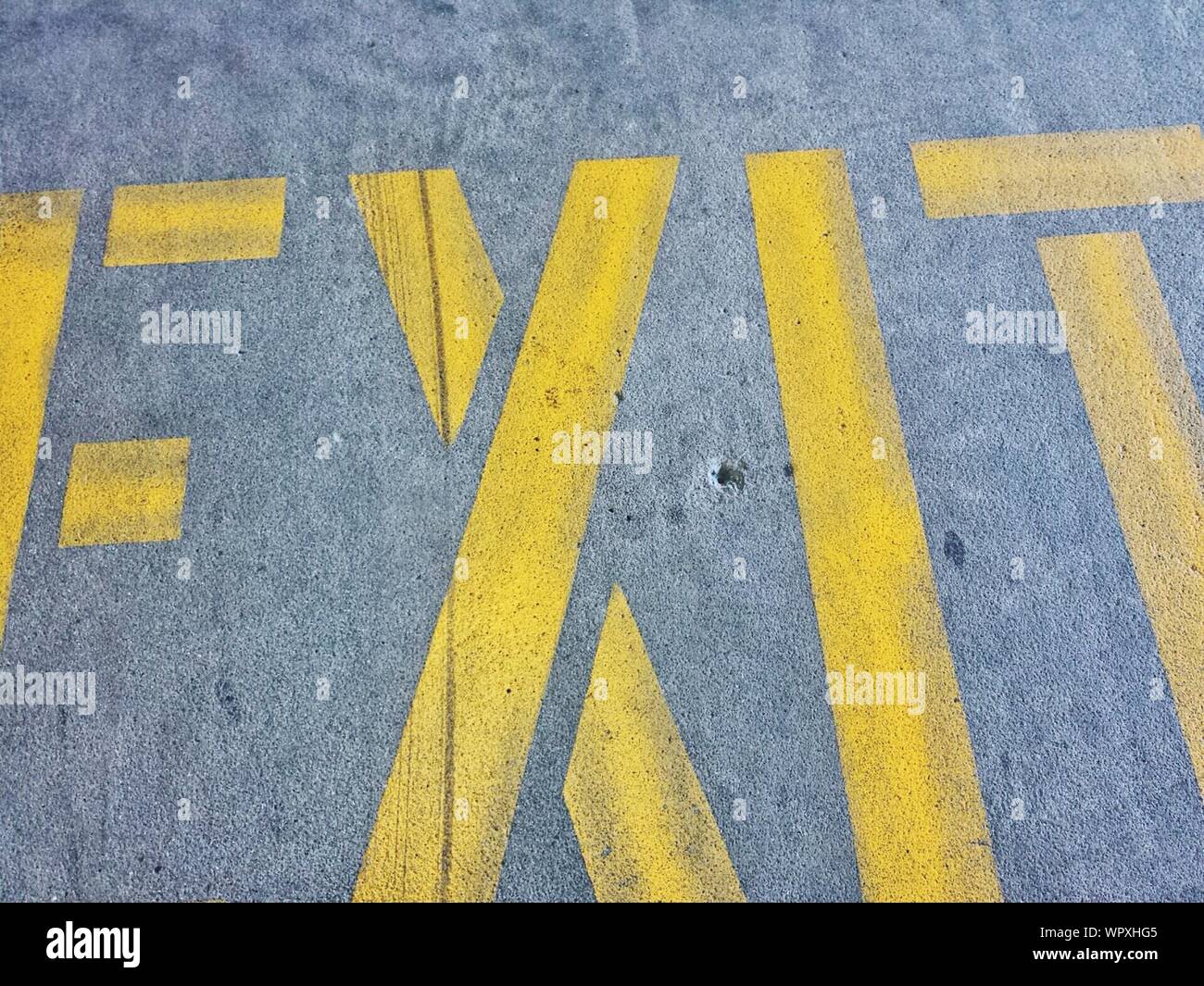 Exit sign road hi-res stock photography and images - Alamy