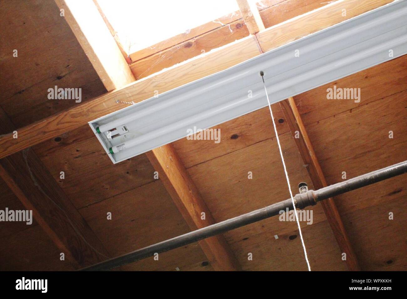 Fluorescent lights ceiling hi-res stock photography and images - Alamy