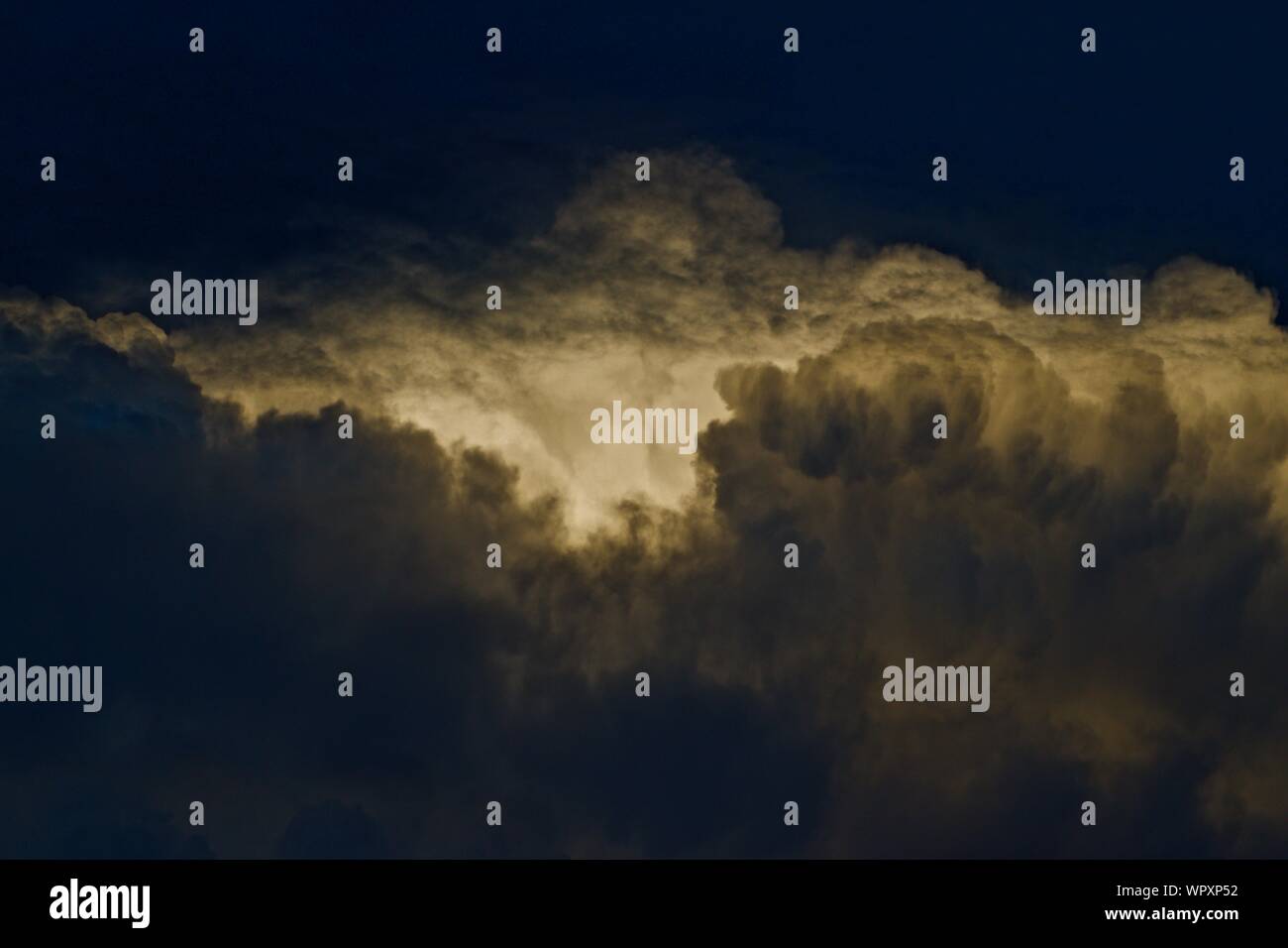 Thunderstorm sky and lightening hi-res stock photography and images - Alamy